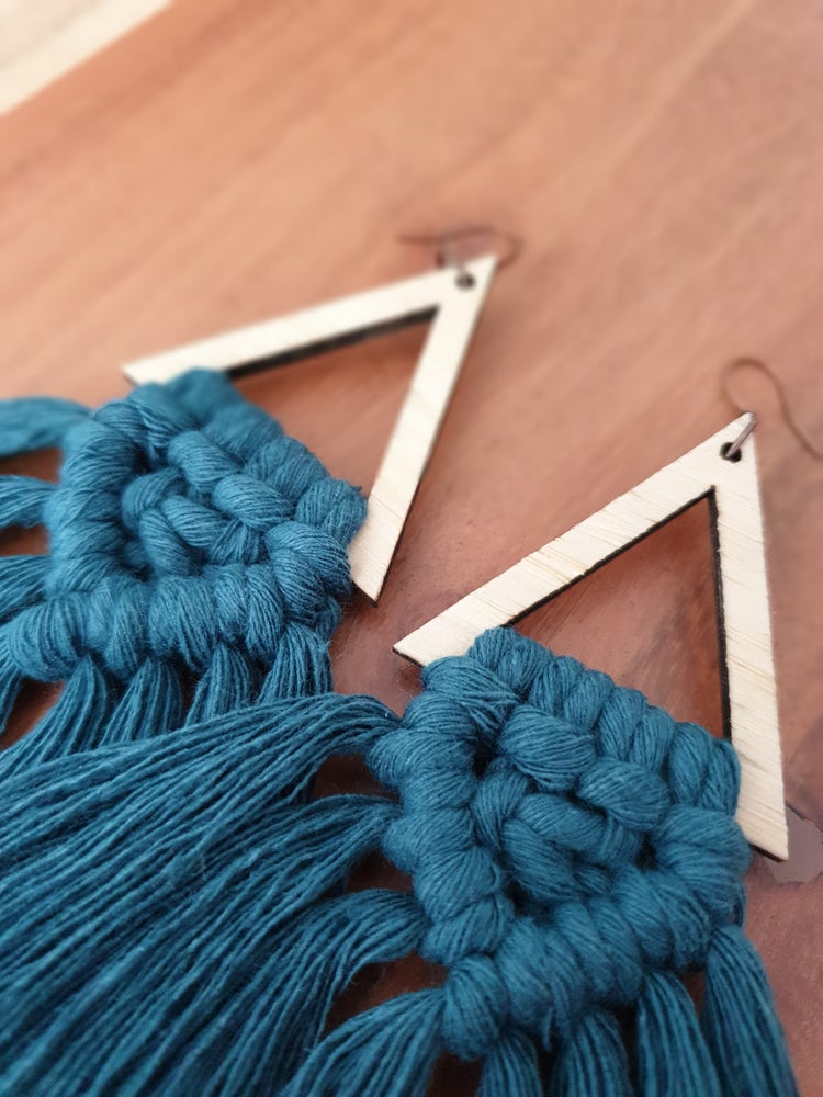 Macrame Triangle Earrings 'Deep Sea' – Hidden Button Workshops